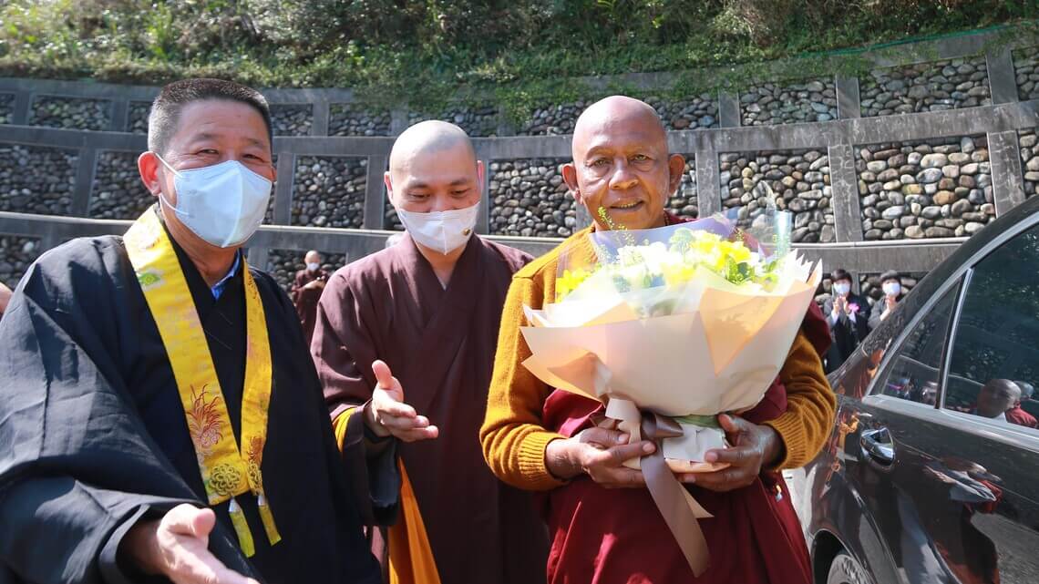 Ling Jiou Mountain Buddhist Web TV-Ven. Talagala Sumanaratana Thero ...